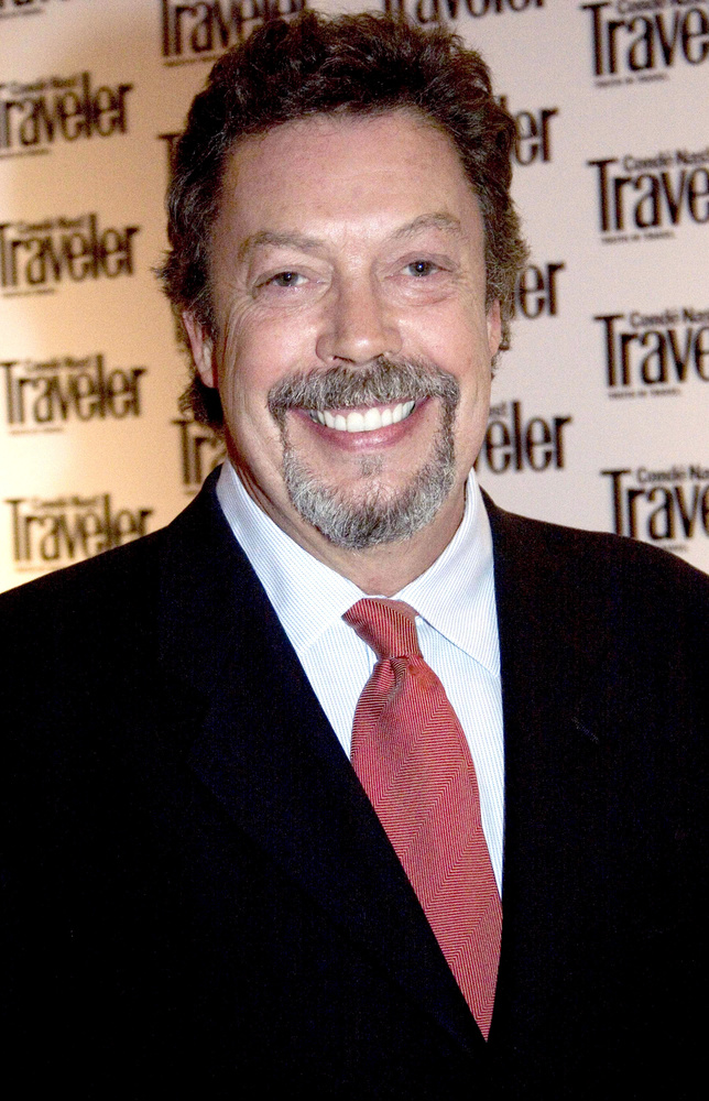 Hollywoodský herec Tim Curry zářil v roli recepčního ze Sám doma ...